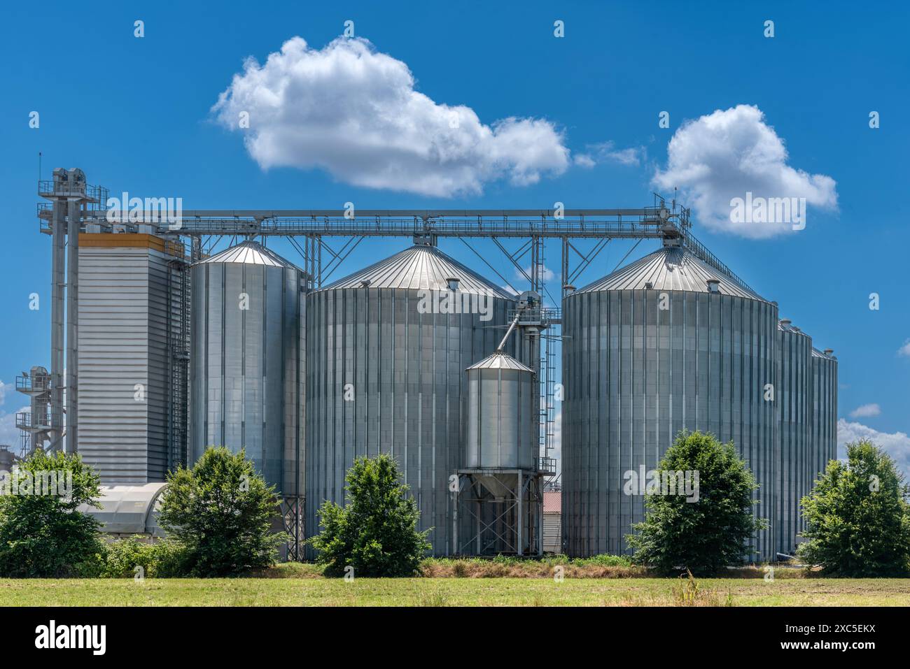 Corn silos italy hi-res stock photography and images - Alamy