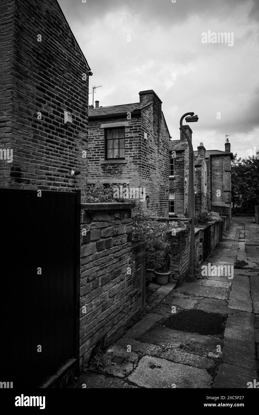 Saltaire houses hi-res stock photography and images - Alamy