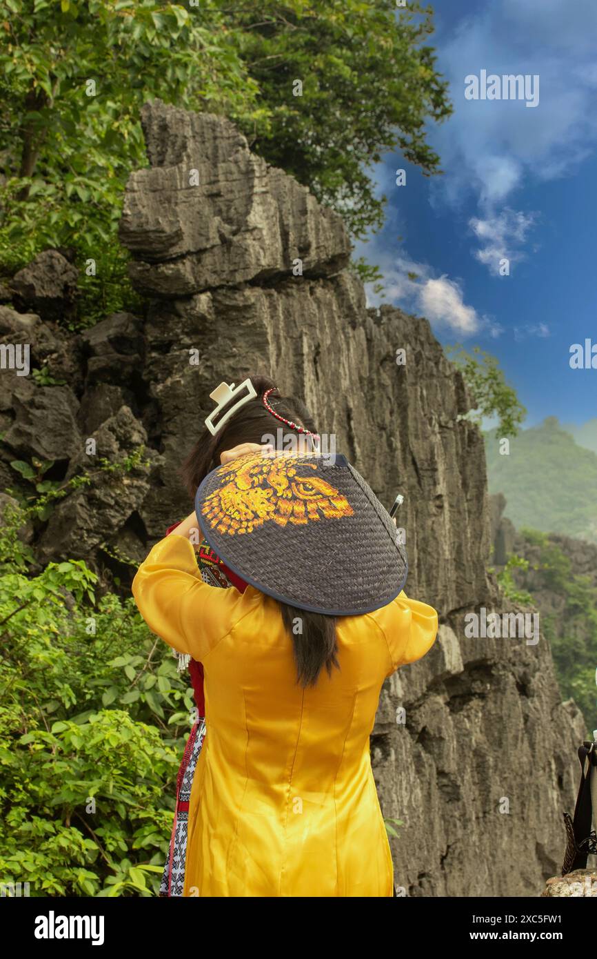 Spectacular view Ninh Bình, Vietnam, from the 500 step Lying Dragon Mountain overlook trail ...