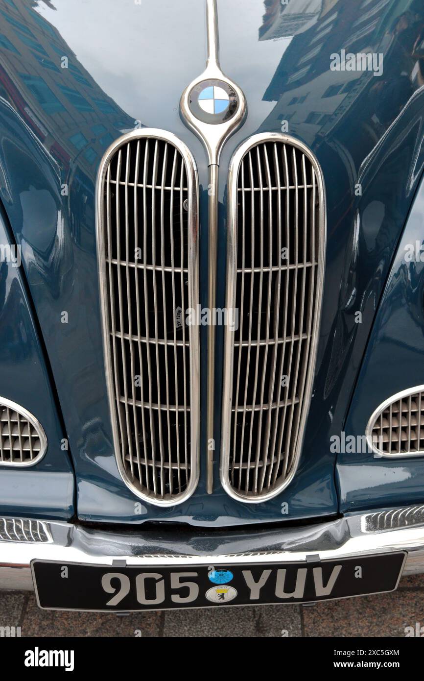 Bmw 502 super v8 hi-res stock photography and images - Alamy