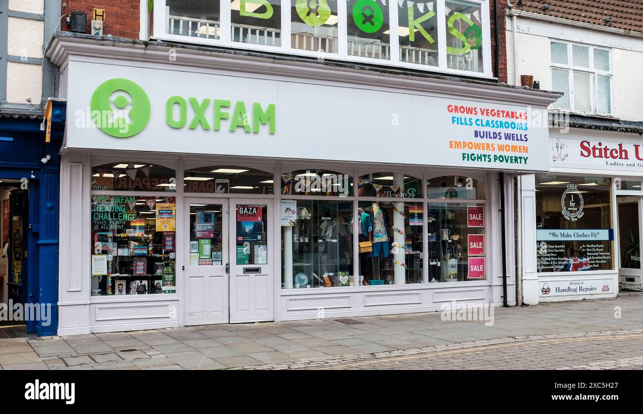 Oxfam logo stock hi-res stock photography and images - Alamy