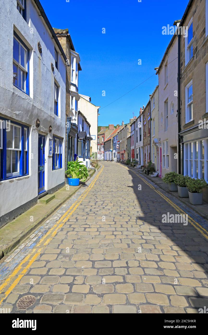 Cobbled High Street, Staithes, North Yorkshire, North York Moors ...