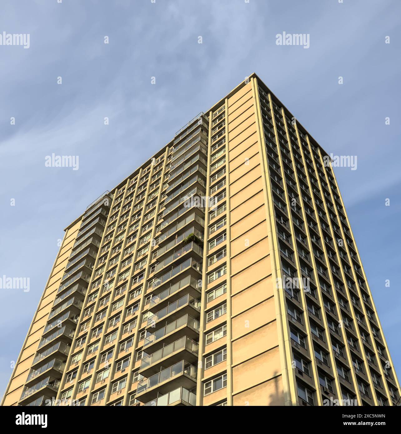 Highrise tower block flats brick building hi-res stock photography and ...