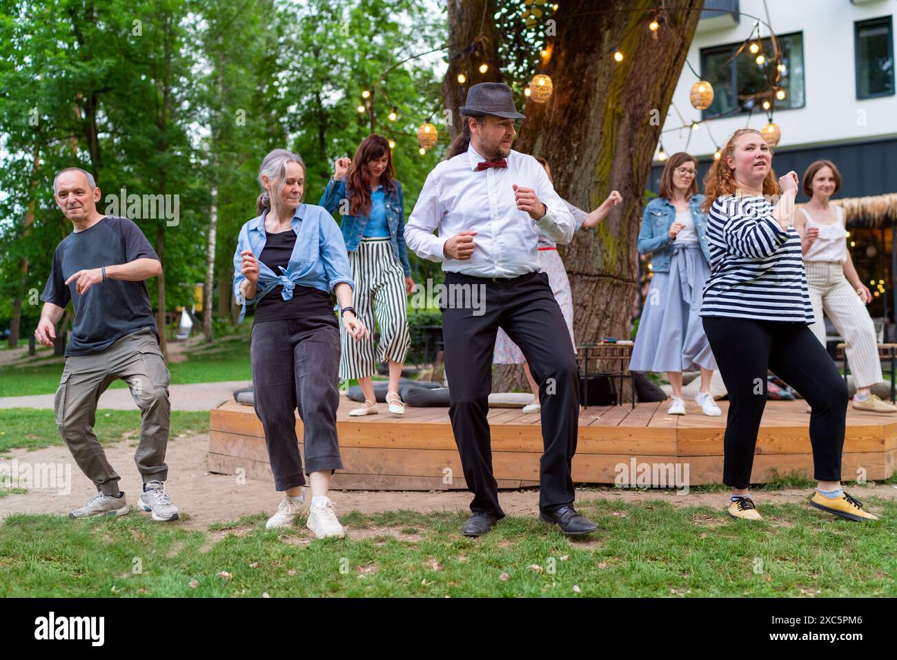Diverse group people different ages hi-res stock photography and images ...
