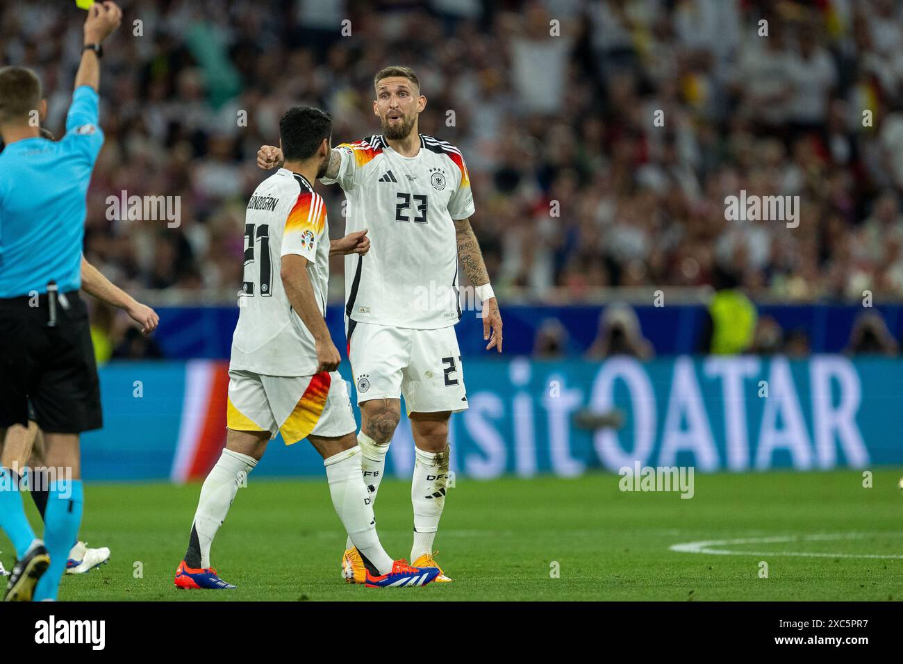 Gelbe Karte Robert Andrich (Deutschland #23), GER, Germany (GER) vs ...