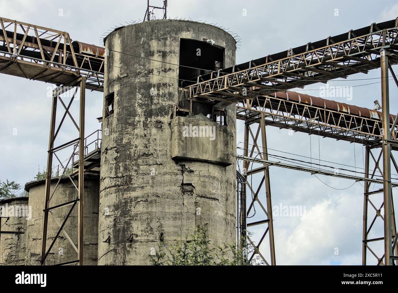 industrial factory on waterfront in haverstraw new york riverside ave (quarry cement production ...