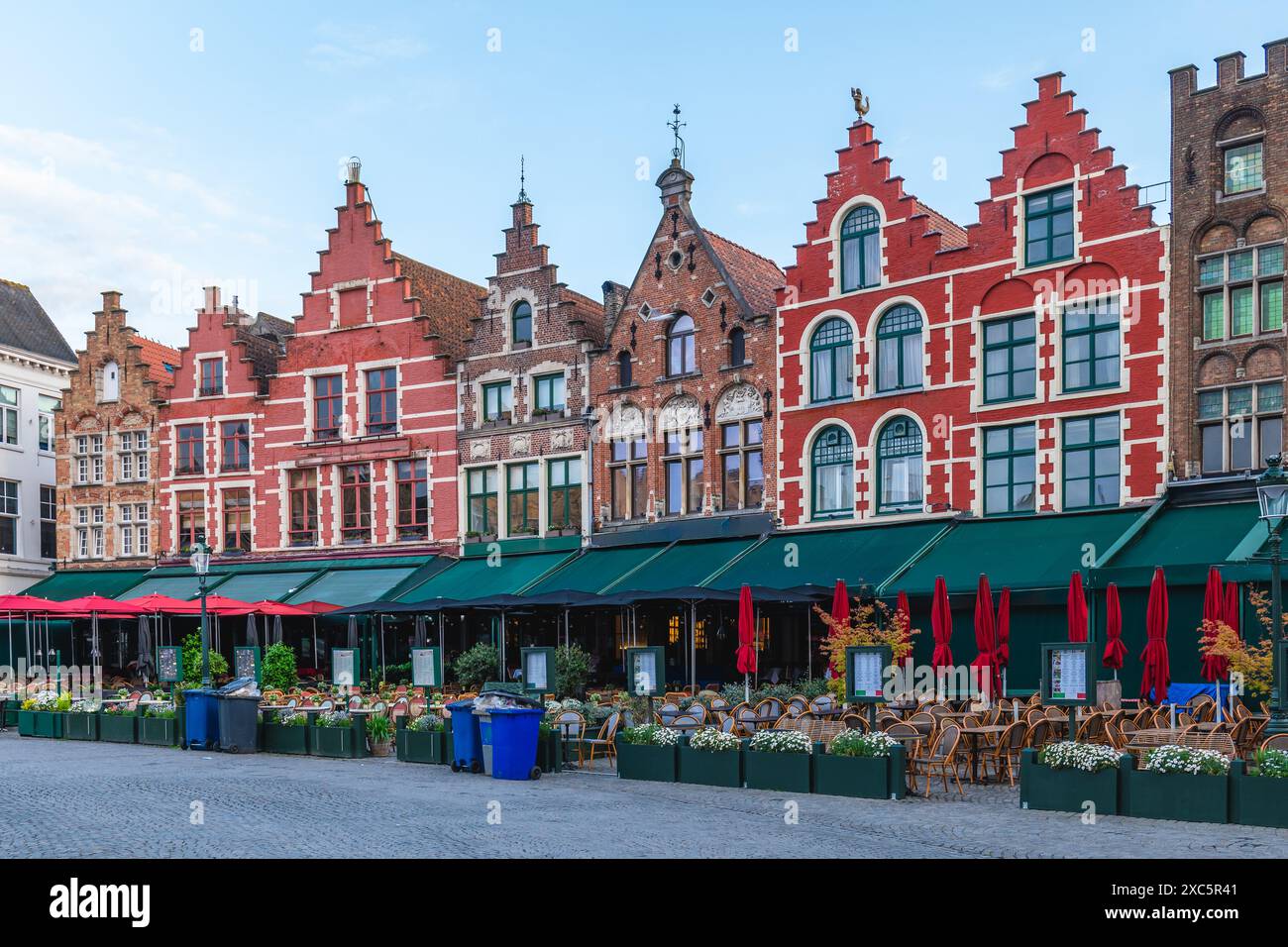 Markt, Market square, the central square abounds in gabled houses with ...