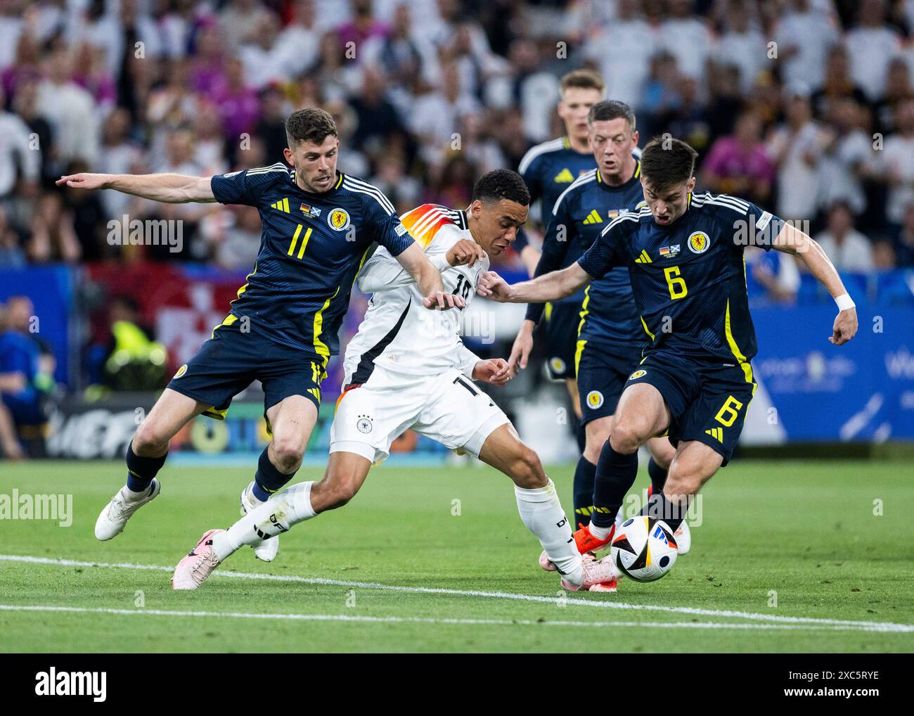 Muenchen, Allianz Arena, 19.09.2021: Jamal Musiala of germany (M) gets ...