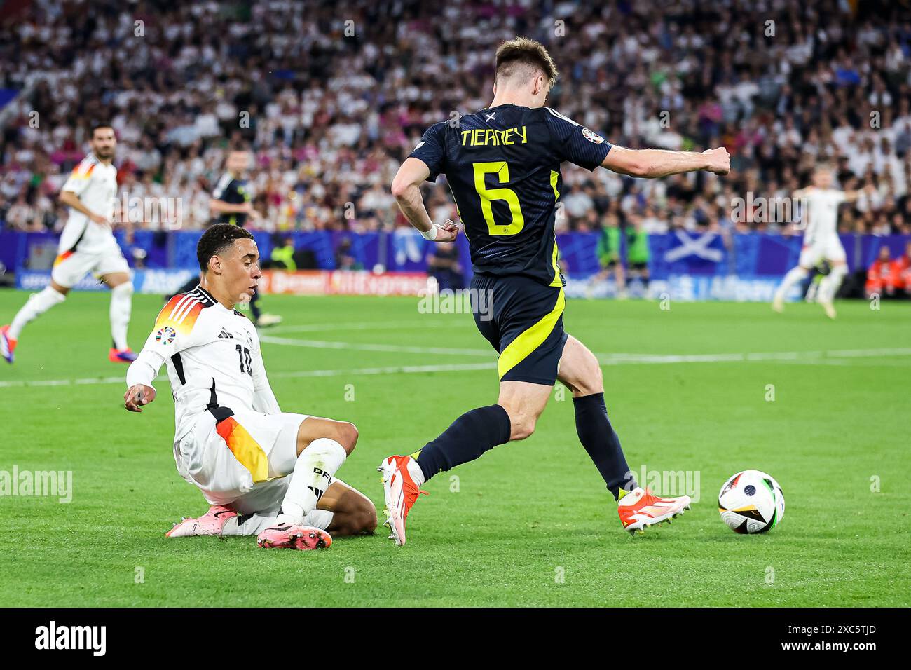 Jamal Musiala (Deutschland #10) vs Kiernan Tierney (Schottland #06) GER ...
