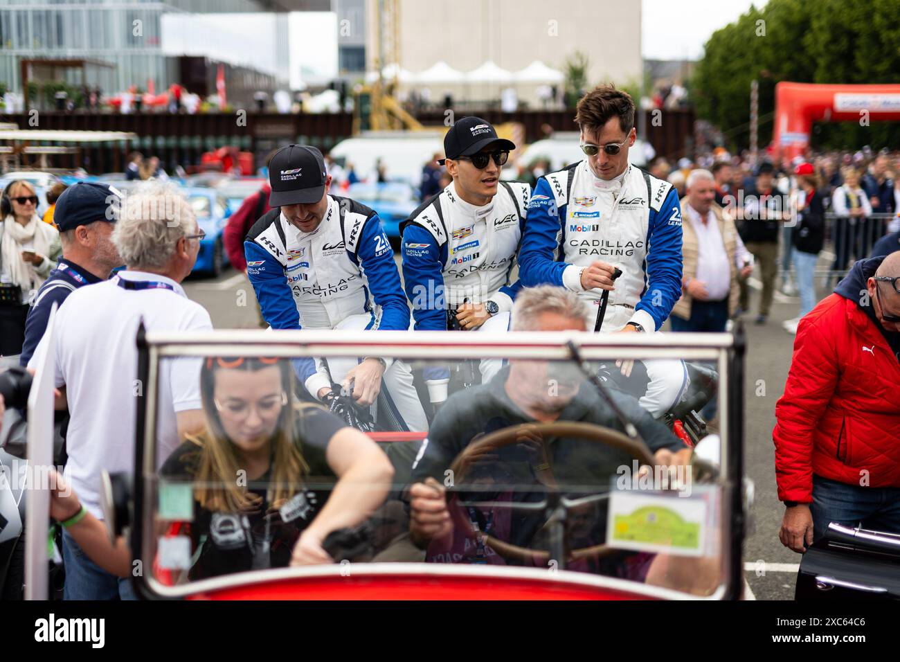 BAMBER Earl (nzl), Cadillac Racing, Cadillac V-Series.R #02, Hypercar ...