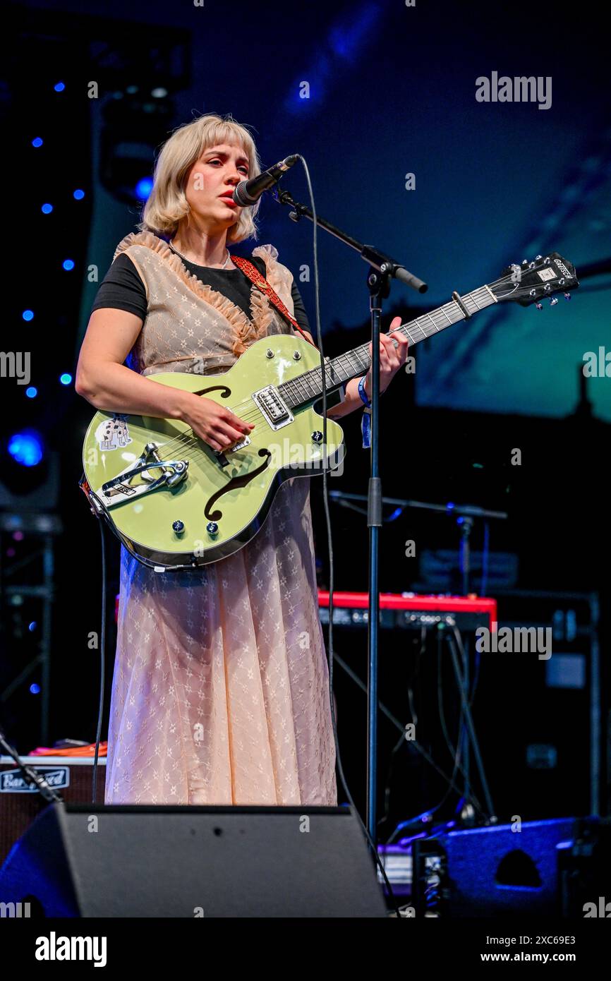Bess atwell hi-res stock photography and images - Alamy