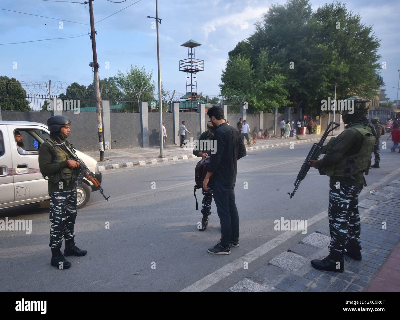Frisking machine hi-res stock photography and images - Alamy