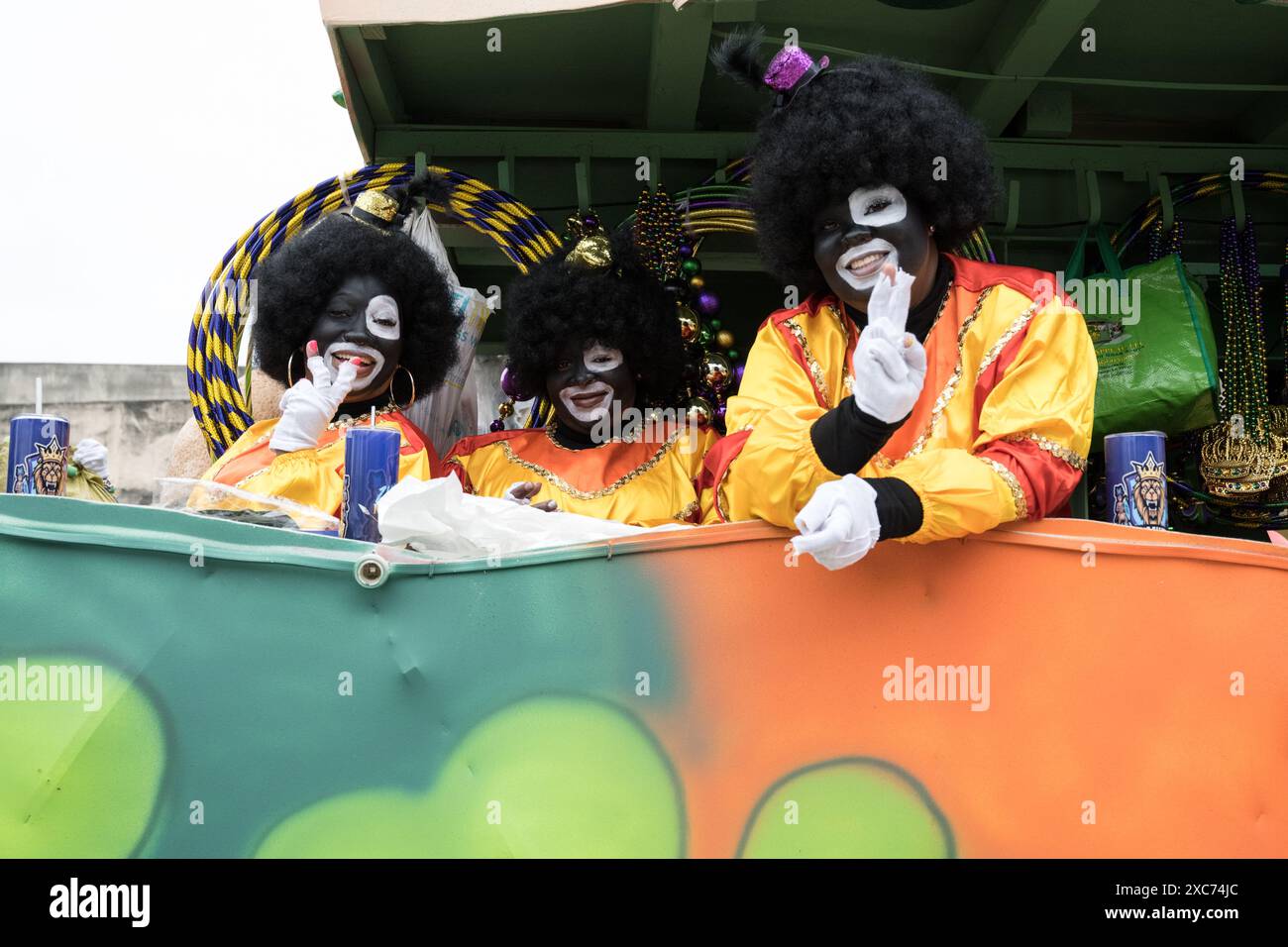 Colorful and elaborately decorated Zulu Parade floats featuring roses ...