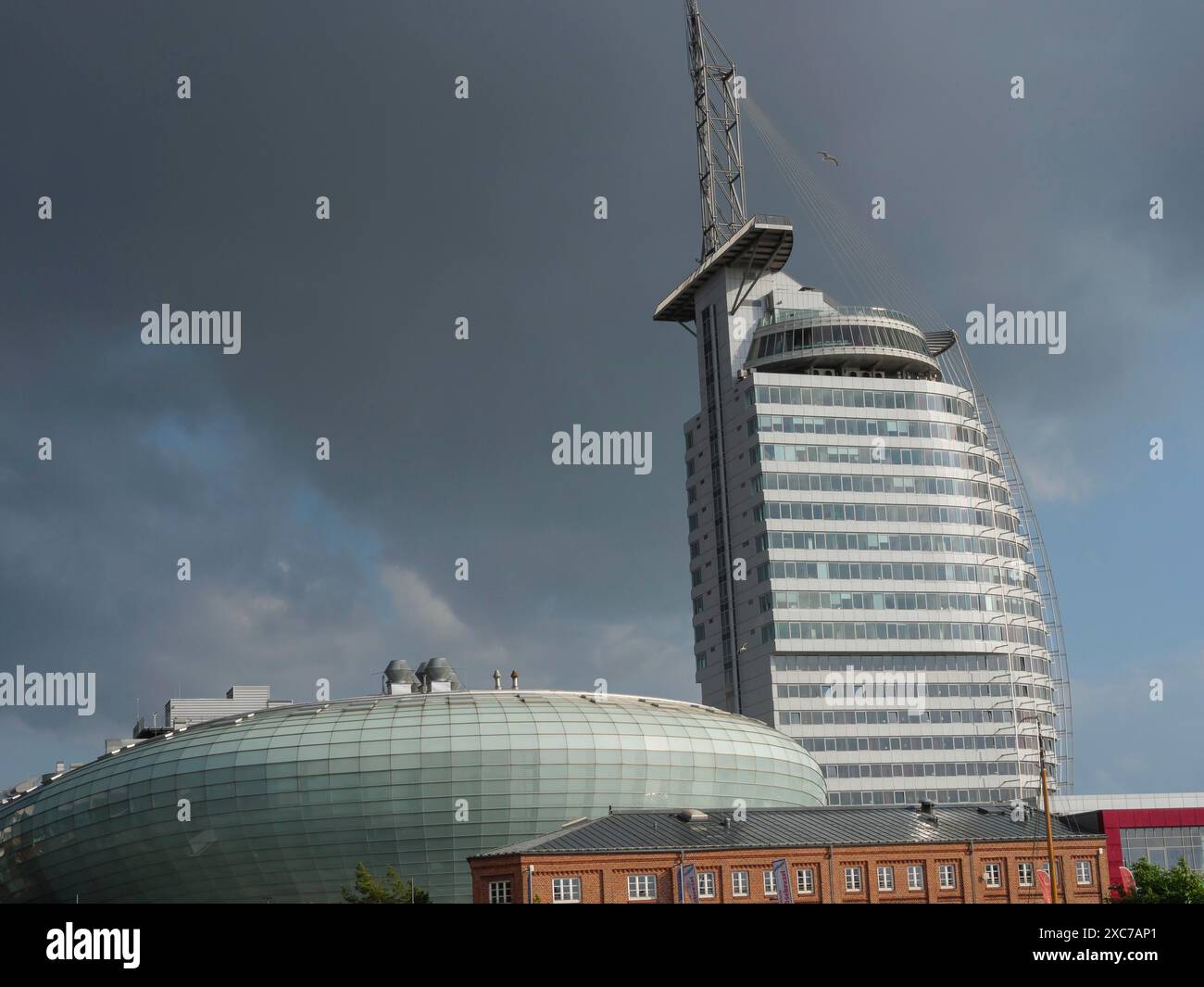 Round circular building architecture hi-res stock photography and ...