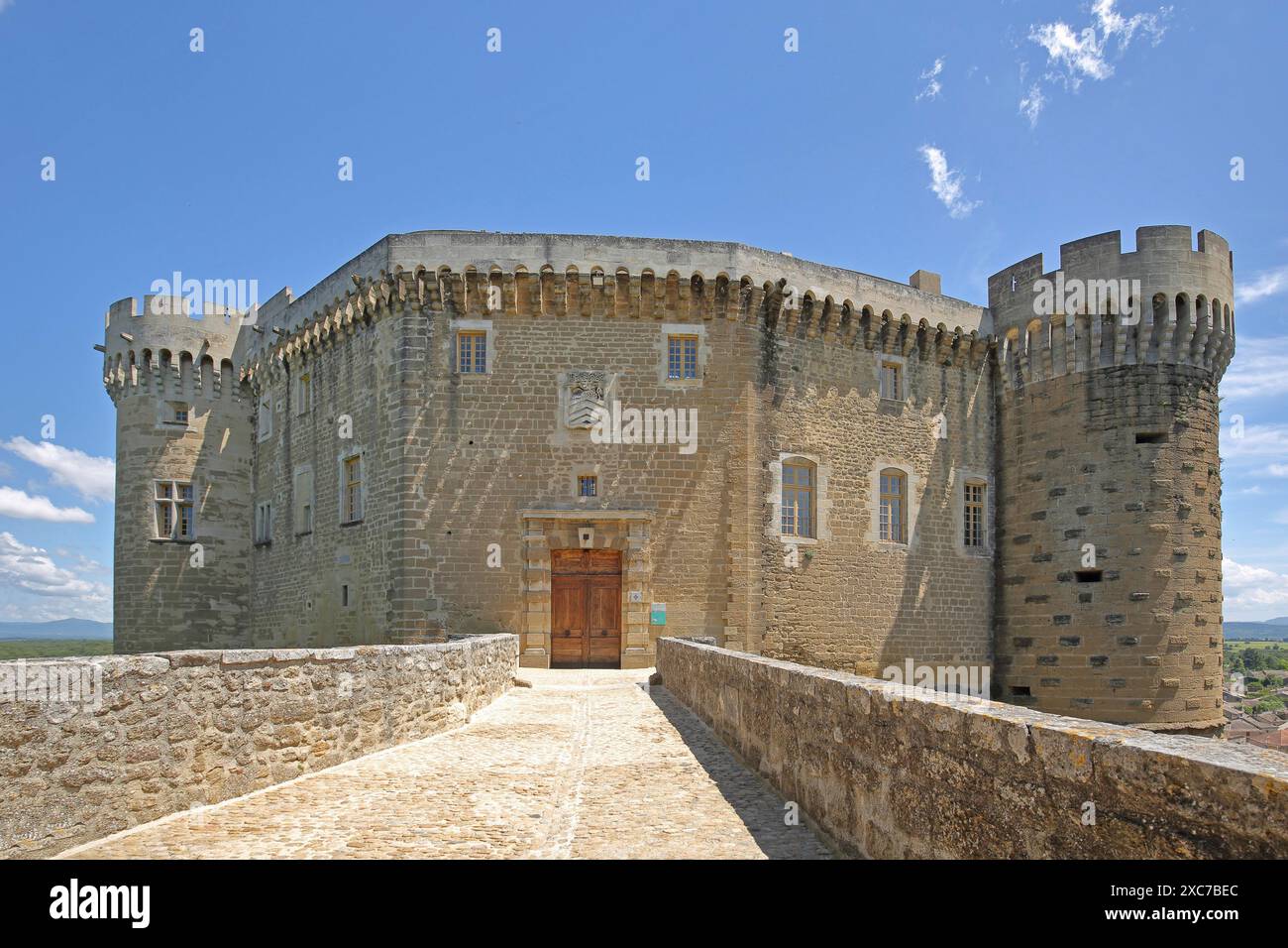Access via bridge to the chateau, chateau, castle, door, entrance ...