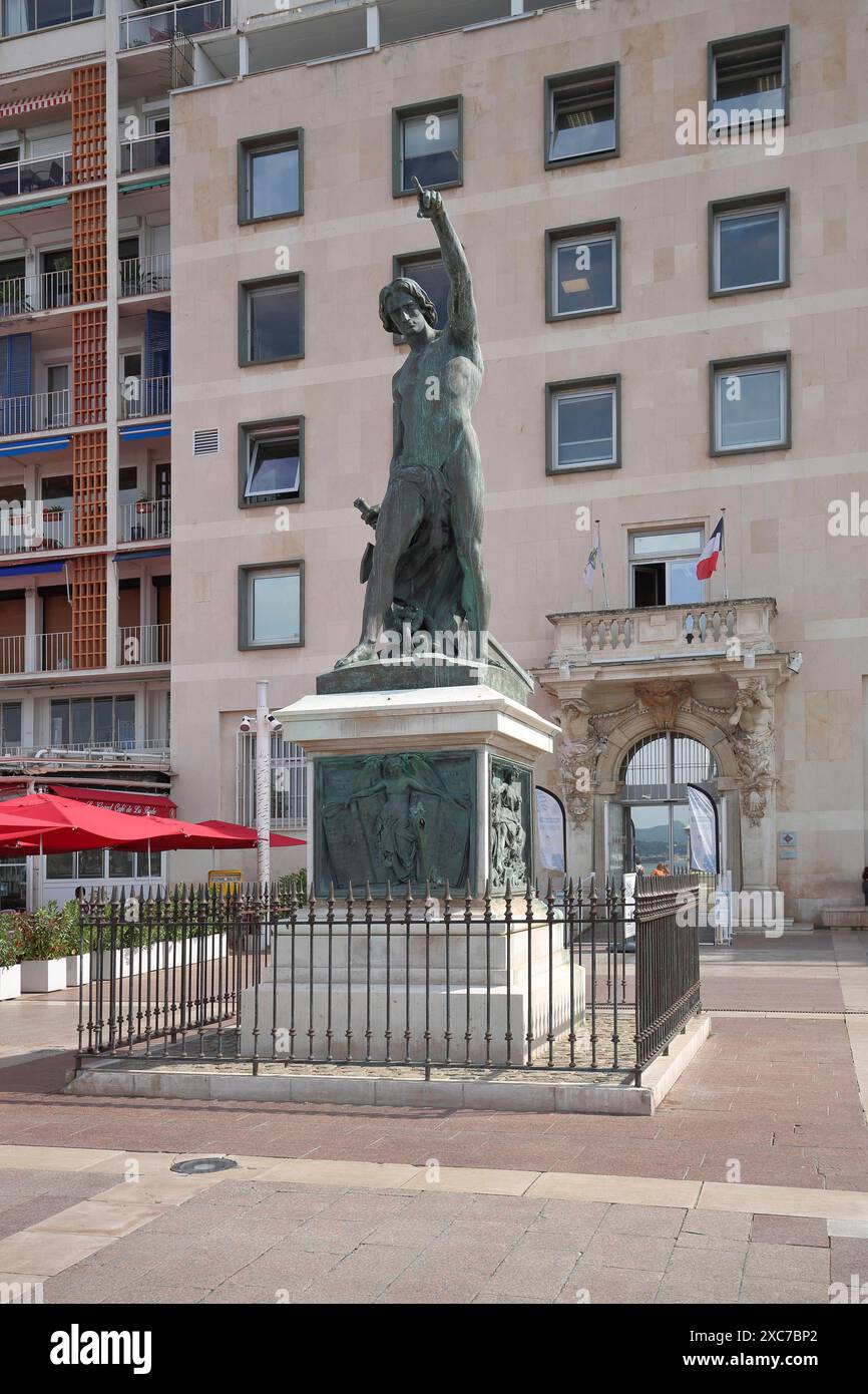 La statue le genie de la navigation hi-res stock photography and images ...