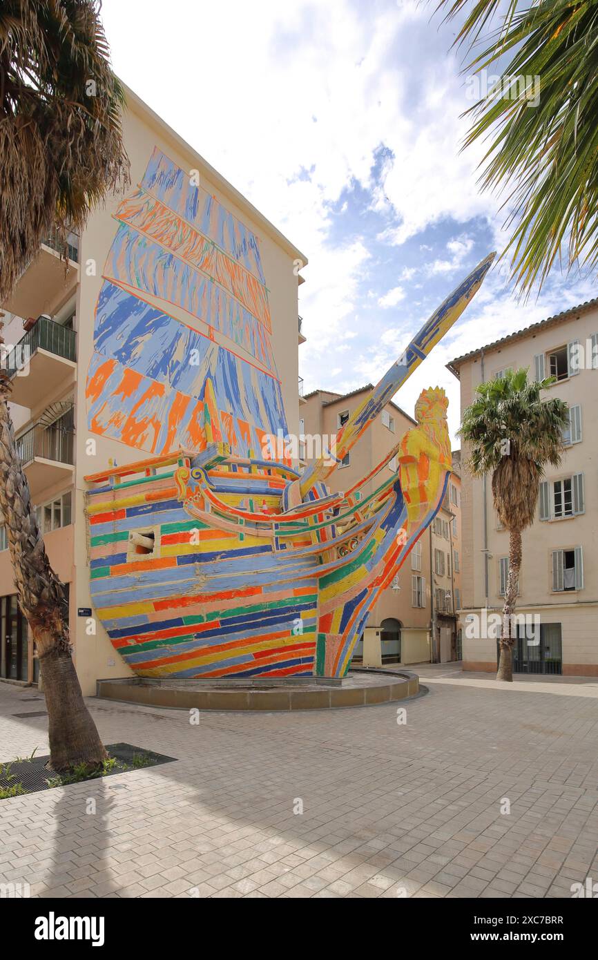 Le bateau sculpture hi-res stock photography and images - Alamy