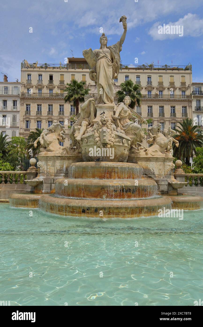 Sculptures at the Fontaine de la Federation built in 1890, Palm trees ...