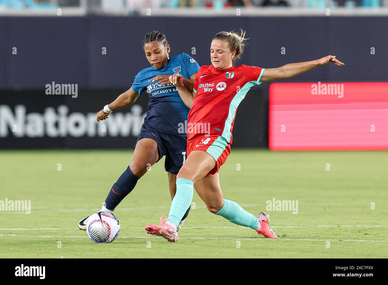 Kansas City, MO, USA. 14th June, 2024. Kansas City Current midfielder ...