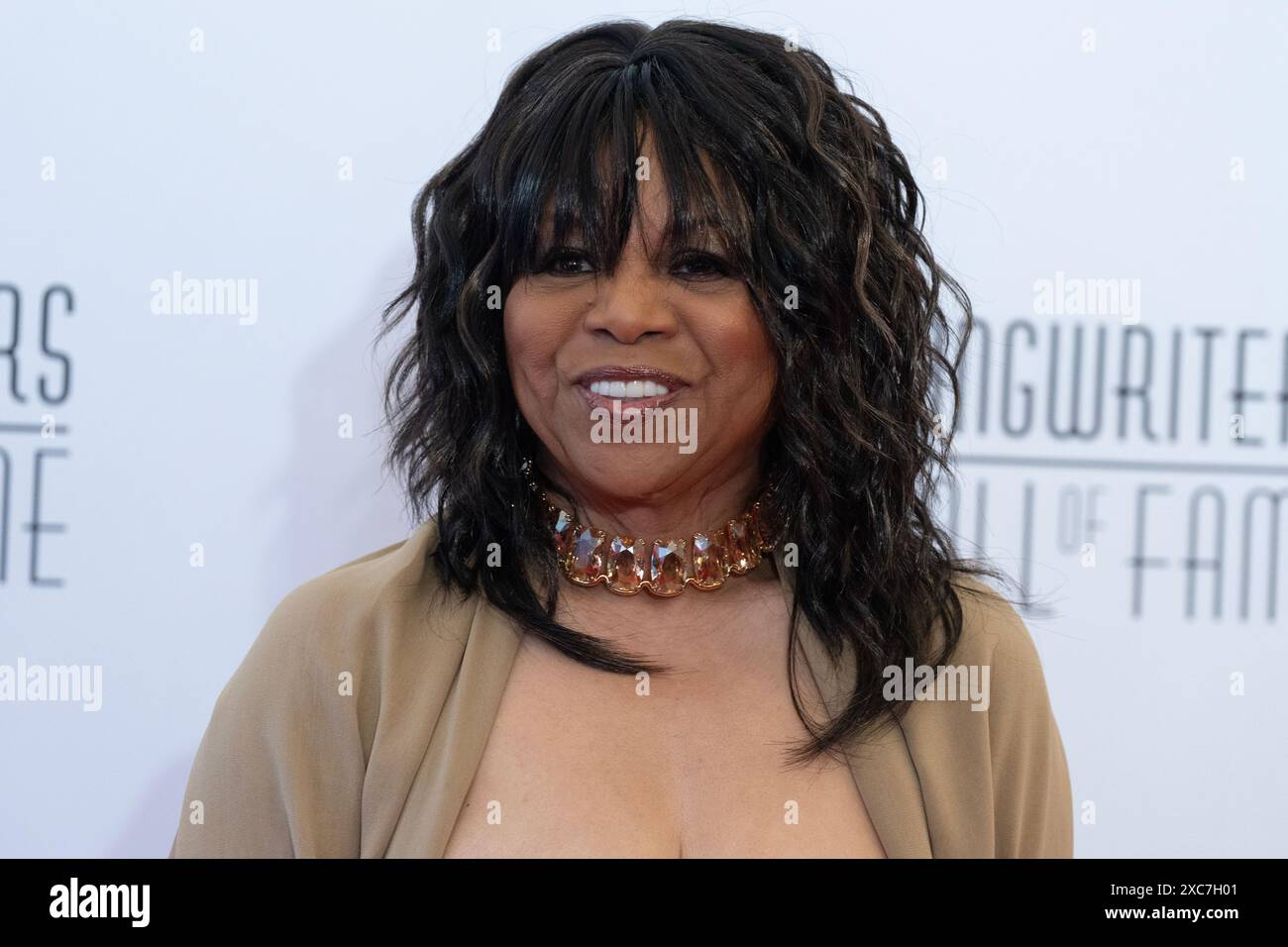 Deniece Williams attends 2024 Songwriters Hall of Fame Induction and ...