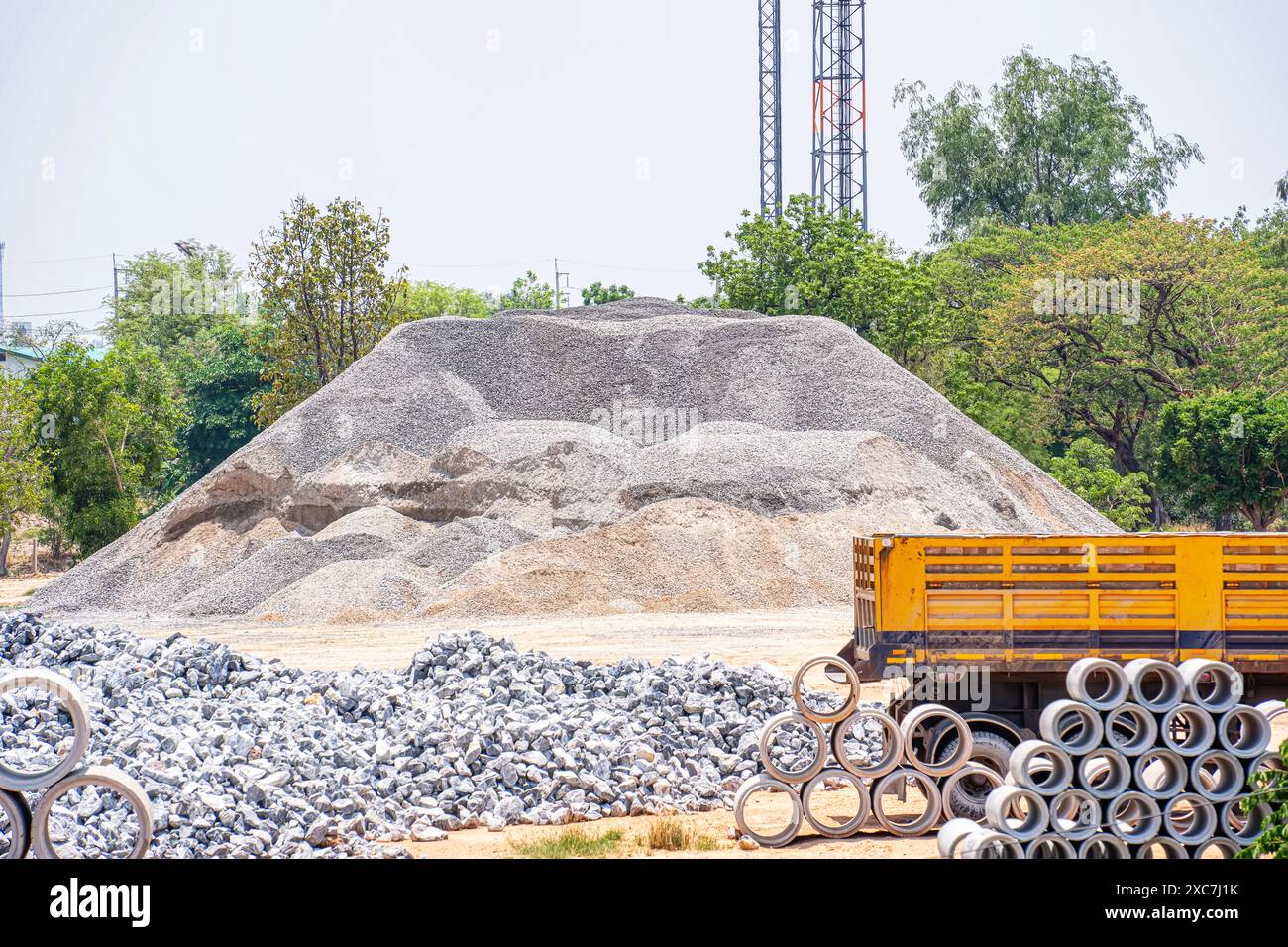 Pile of rocks and sand used in construction Stock Photo - Alamy