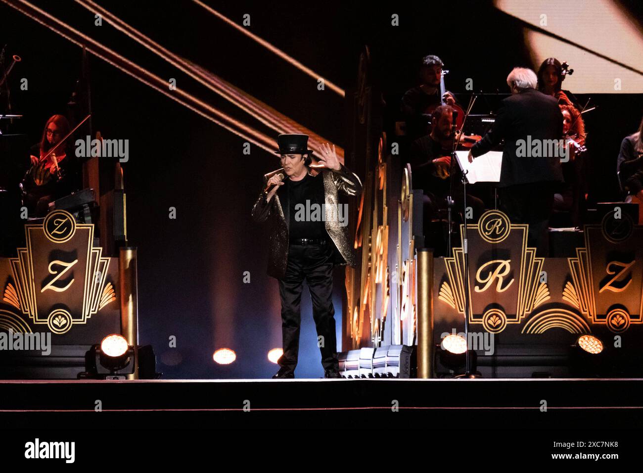 Italian singer Music Concert - Renato Zero - Autoritratto Renato Zero ...