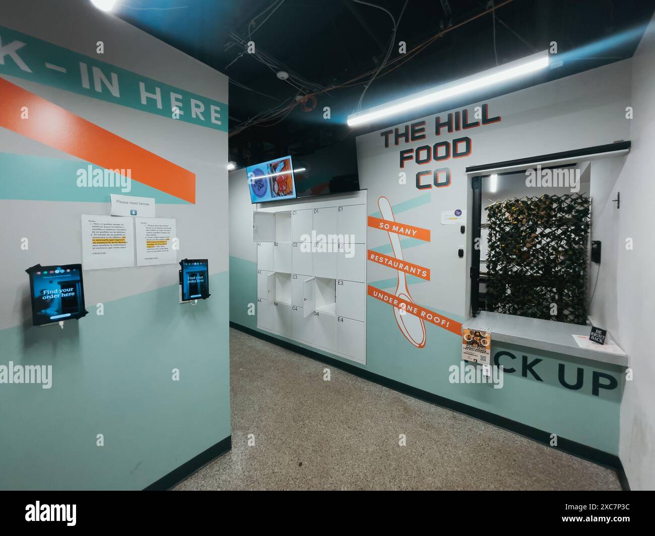 Restaurant kitchen window hi-res stock photography and images - Alamy