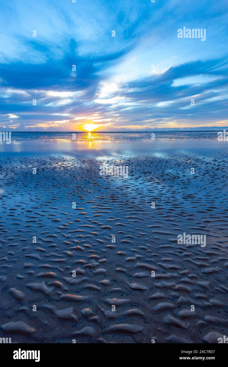 Moody dramatic atmospheric sunrise dawn view hi-res stock photography ...