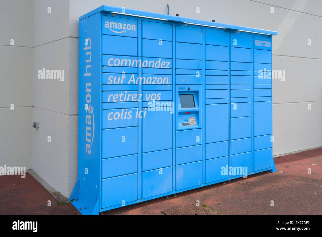 Bordeaux , France - 06 06 2024 : amazon locker logo brand and text sign ...