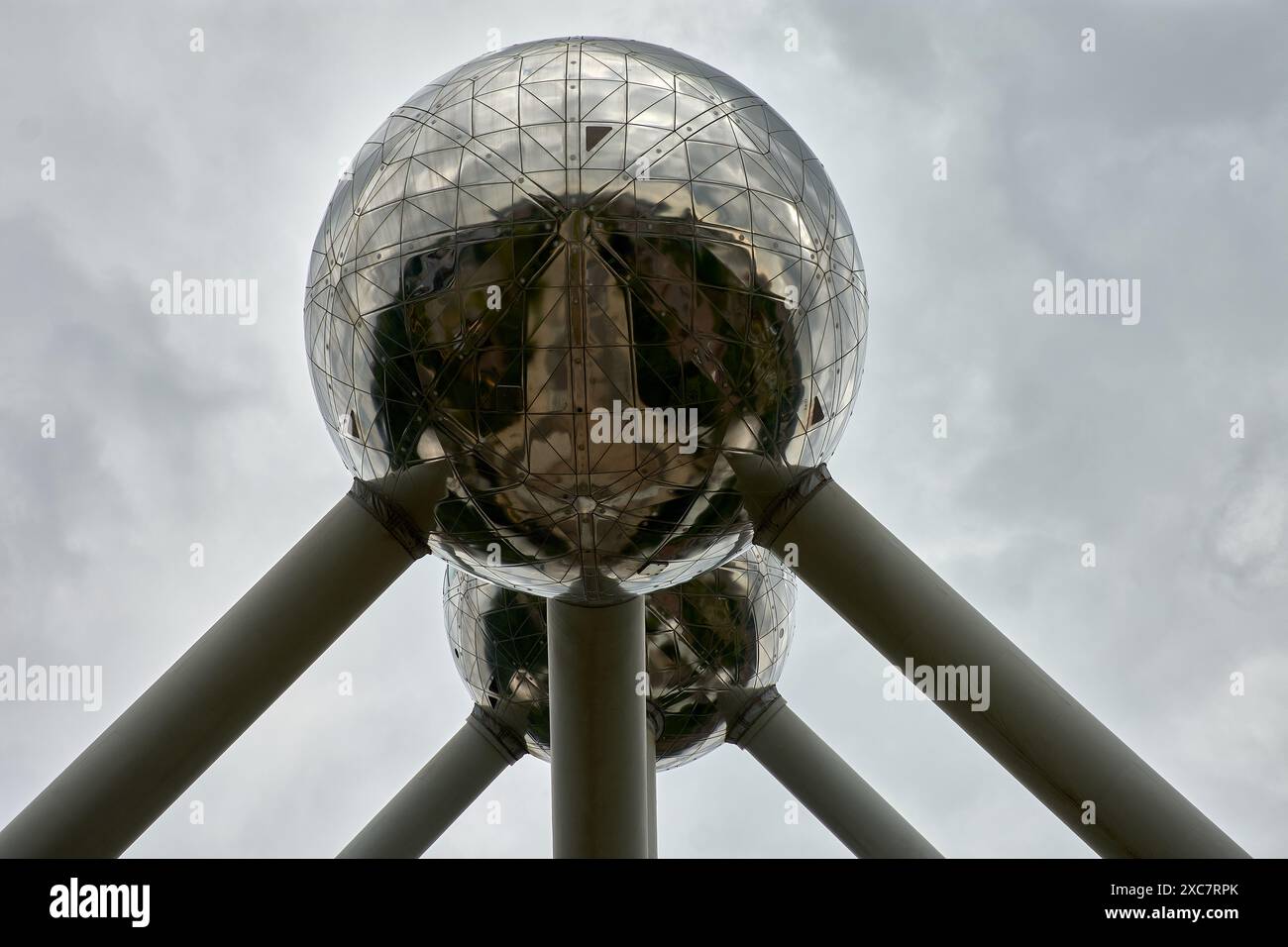 Modernist design sphere hi-res stock photography and images - Alamy