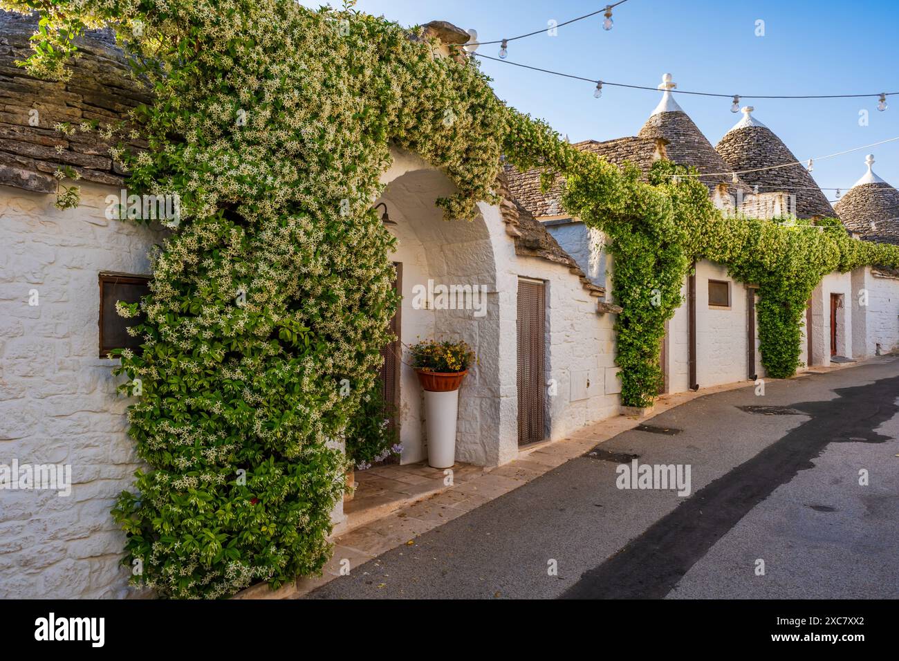 Famous historic old dry stone trulli houses with conical roofs in ...