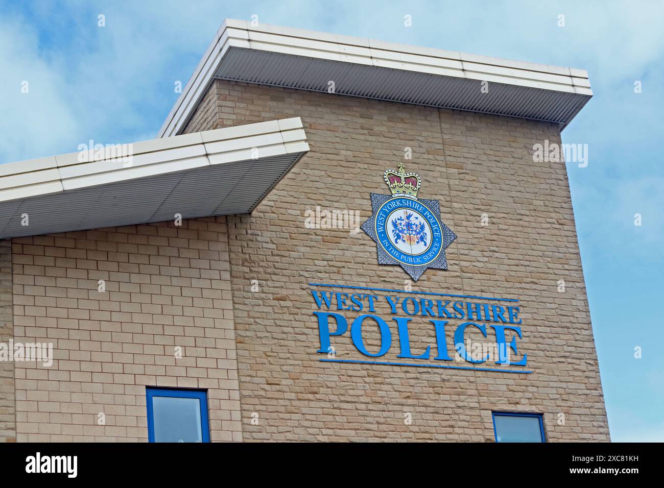 Police sigs on outside of Bradford Police Station Stock Photo - Alamy