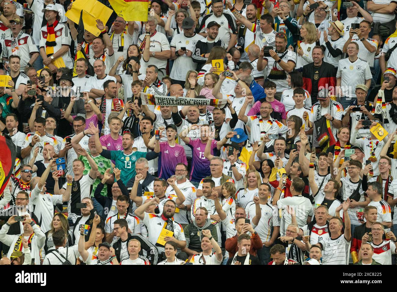 Zuschauer und Fans von Deutschland, GER, Germany (GER) vs. Scottland ...