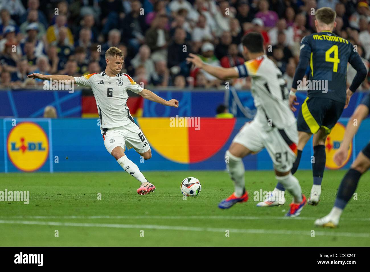 Joshua Kimmich (Deutschland #06), Ilkay Guendogan (Deutschland #21 ...