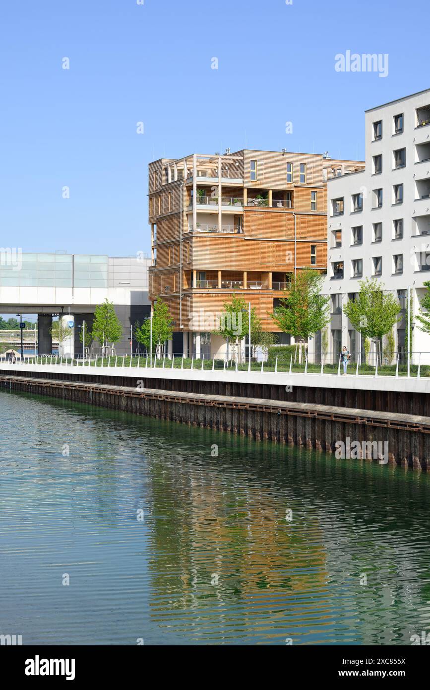 Vienna, Austria - Forum am Seebogen timber housing by Heri & Salli ...