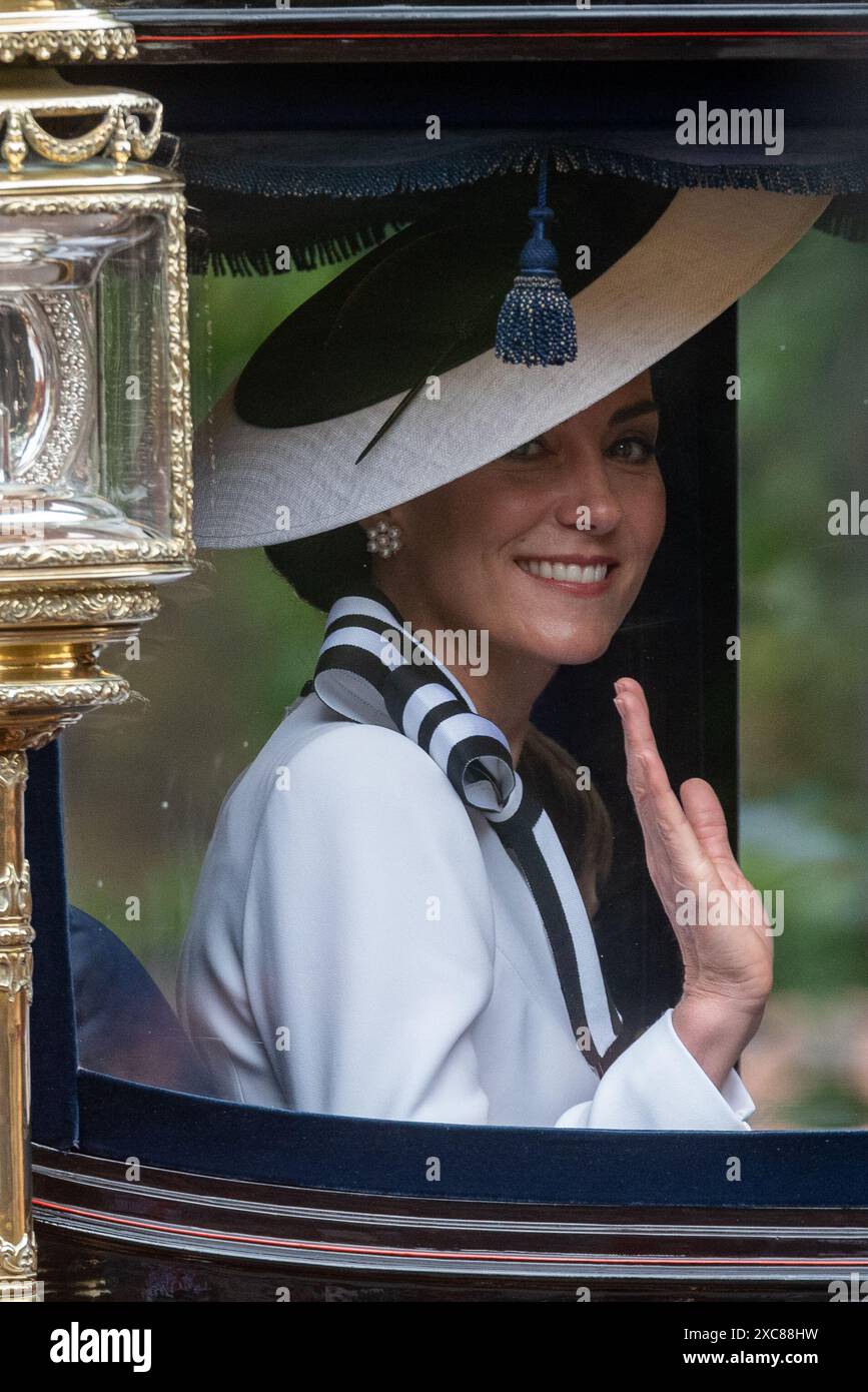 Princess Kate Waving