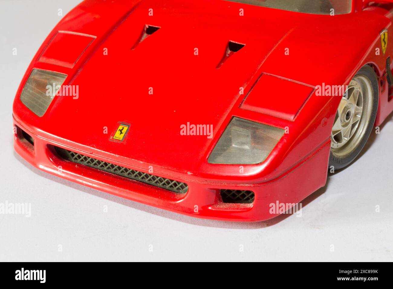 Ferrari F40 toy car for children, miniature machine produced by Bburago ...