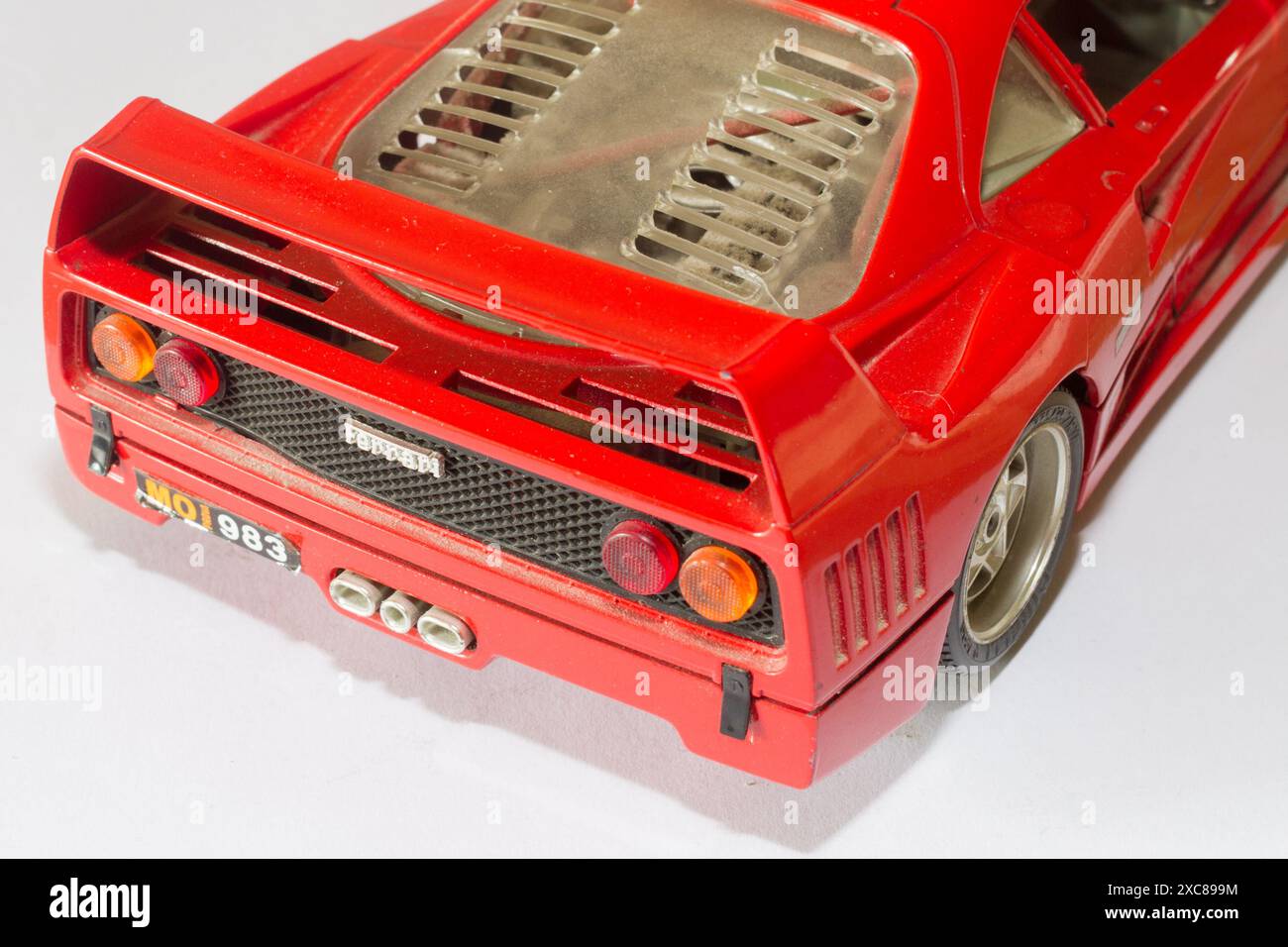 Ferrari F40 toy car for children, miniature machine produced by Bburago ...