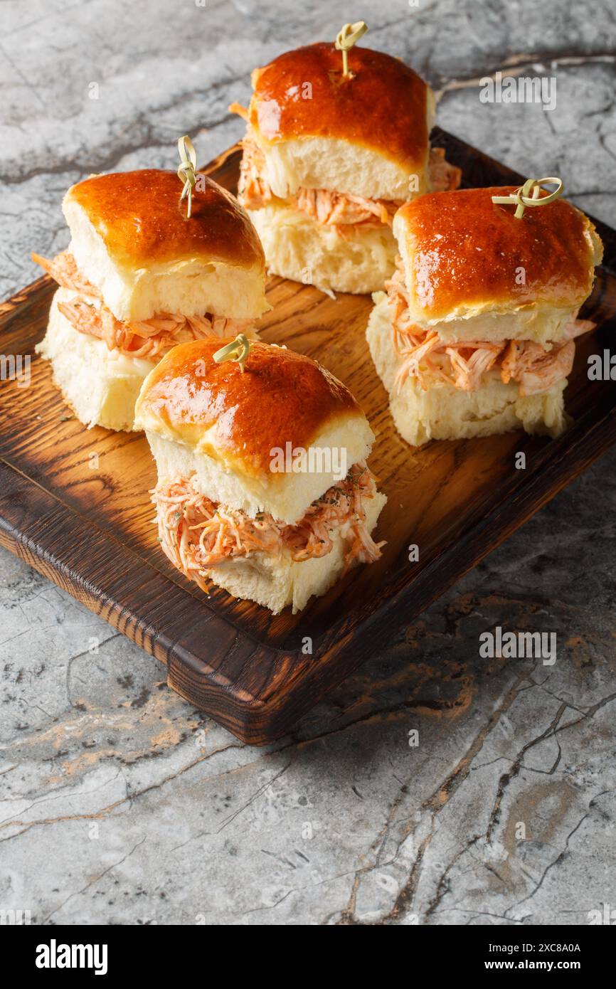 Feature slider hi-res stock photography and images - Alamy