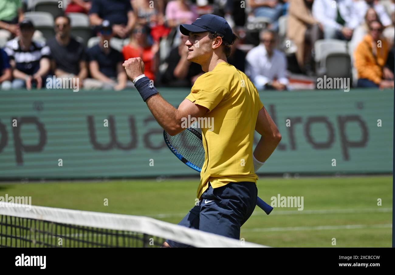 Stuttgart, Germany. 15th June, 2024. Tennis: ATP Tour - Stuttgart, Singles, Men. Nakashima (USA ...