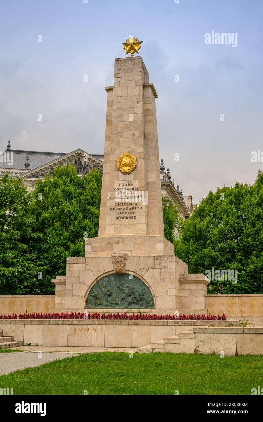 The Soviet War Memorial, Liberty Square, Budapest, Hungary Stock Photo ...