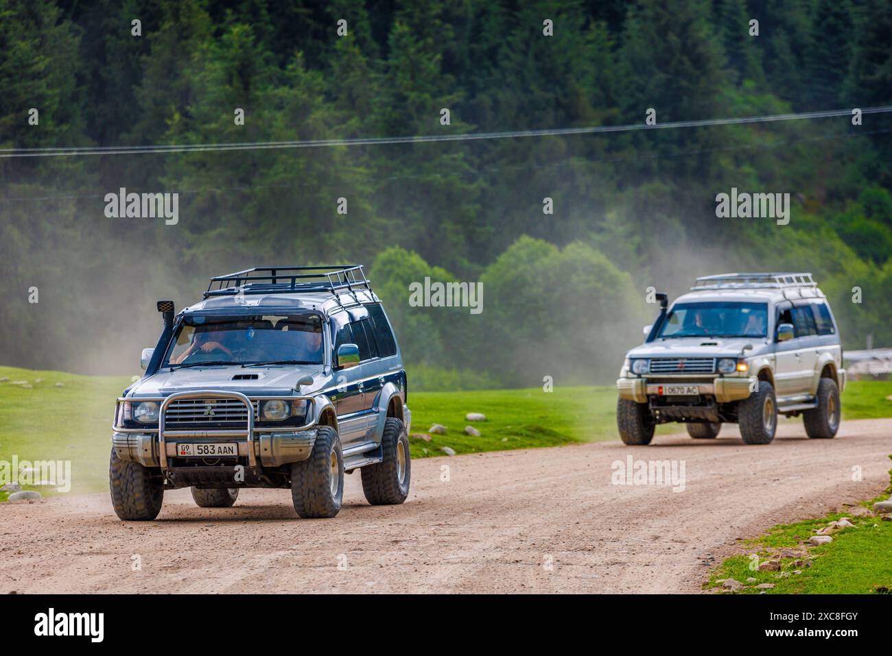 Offroad suv mitsubishi pajero hi-res stock photography and images - Alamy