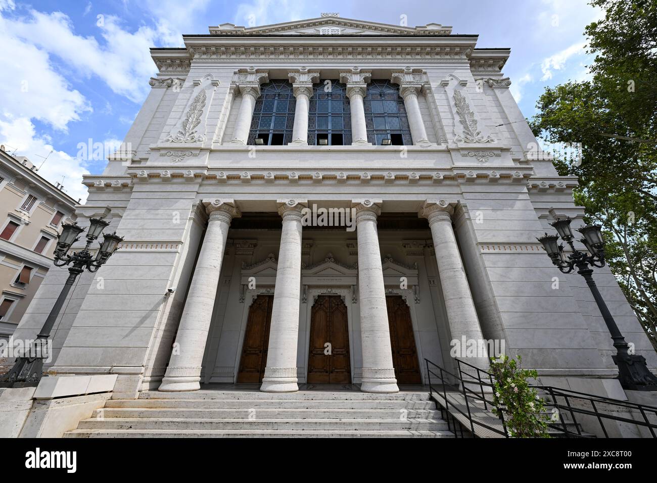 The Great Synagogue of Rome. Though the Jewish community of Rome goes ...