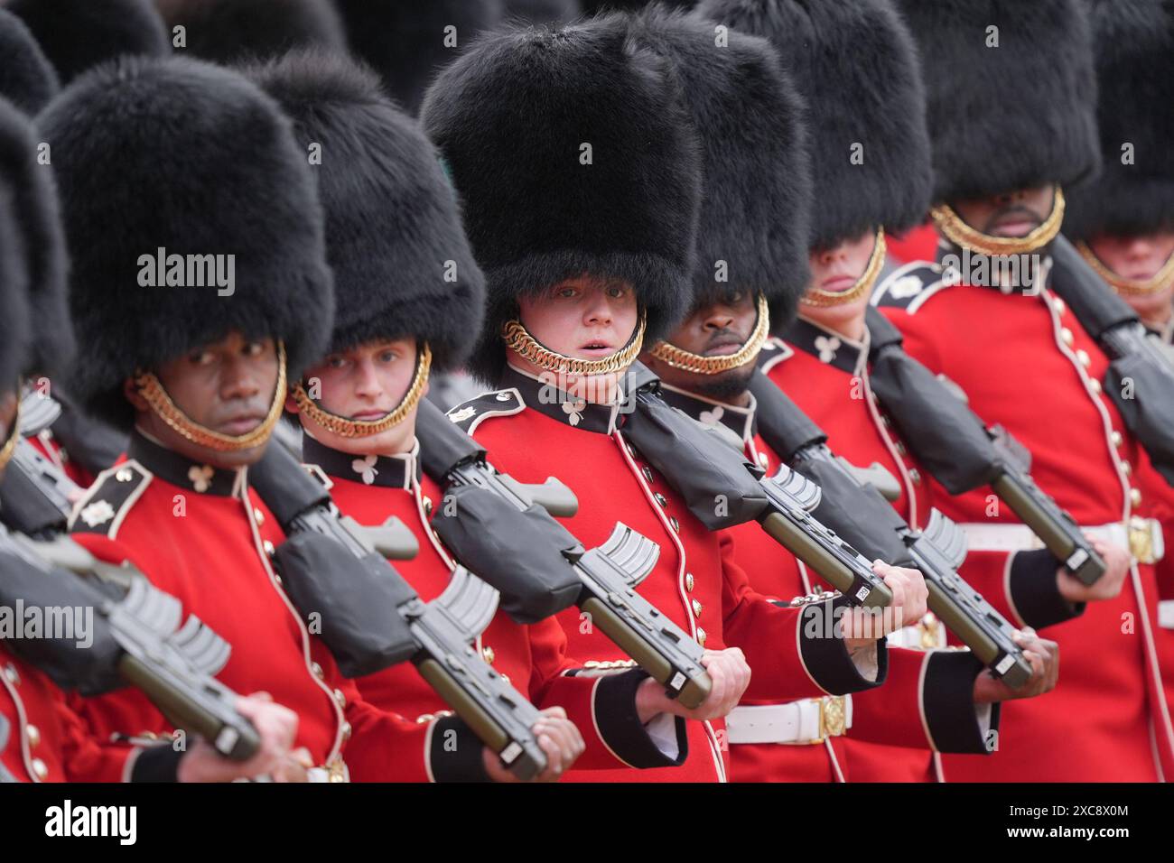 RETRANSMITTED CORRECTING GUARDS REGIMENT FROM WELSH TO IRISH Members of ...