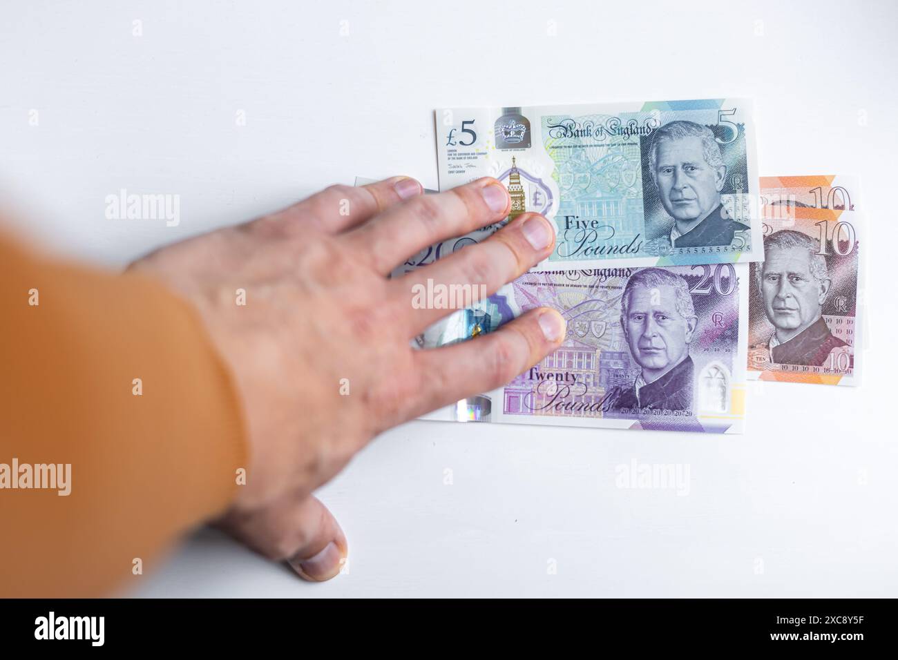 Banknotes featuring a portrait of King Charles III, first issued in ...