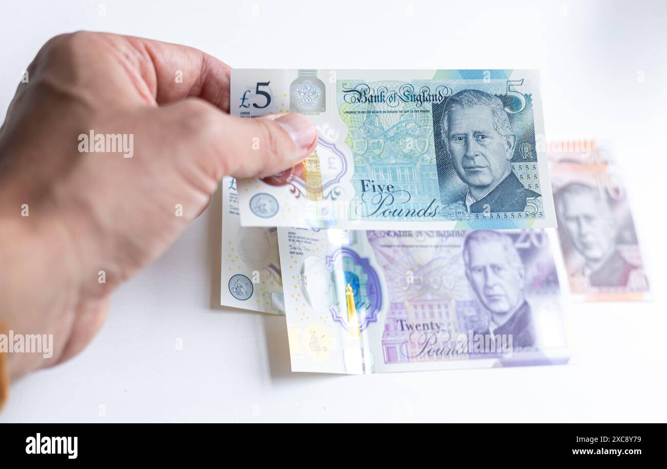 Banknotes featuring a portrait of King Charles III, first issued in ...