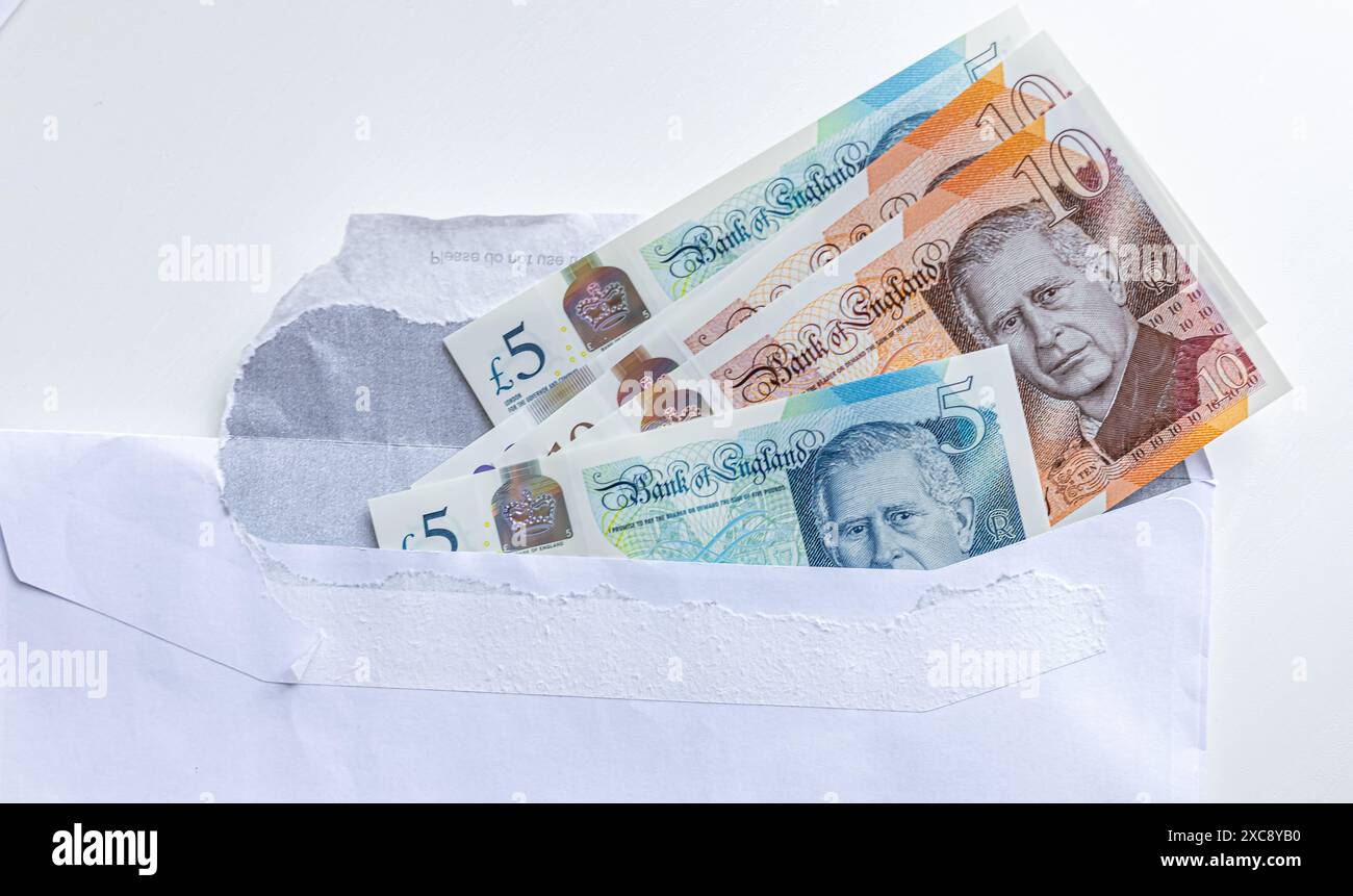 Banknotes featuring a portrait of King Charles III, first issued in ...