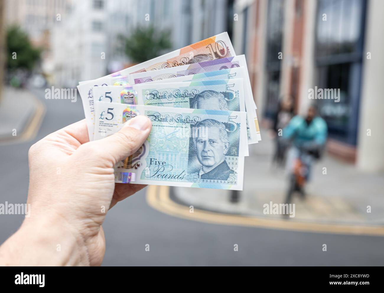 Banknotes featuring a portrait of King Charles III, first issued in ...