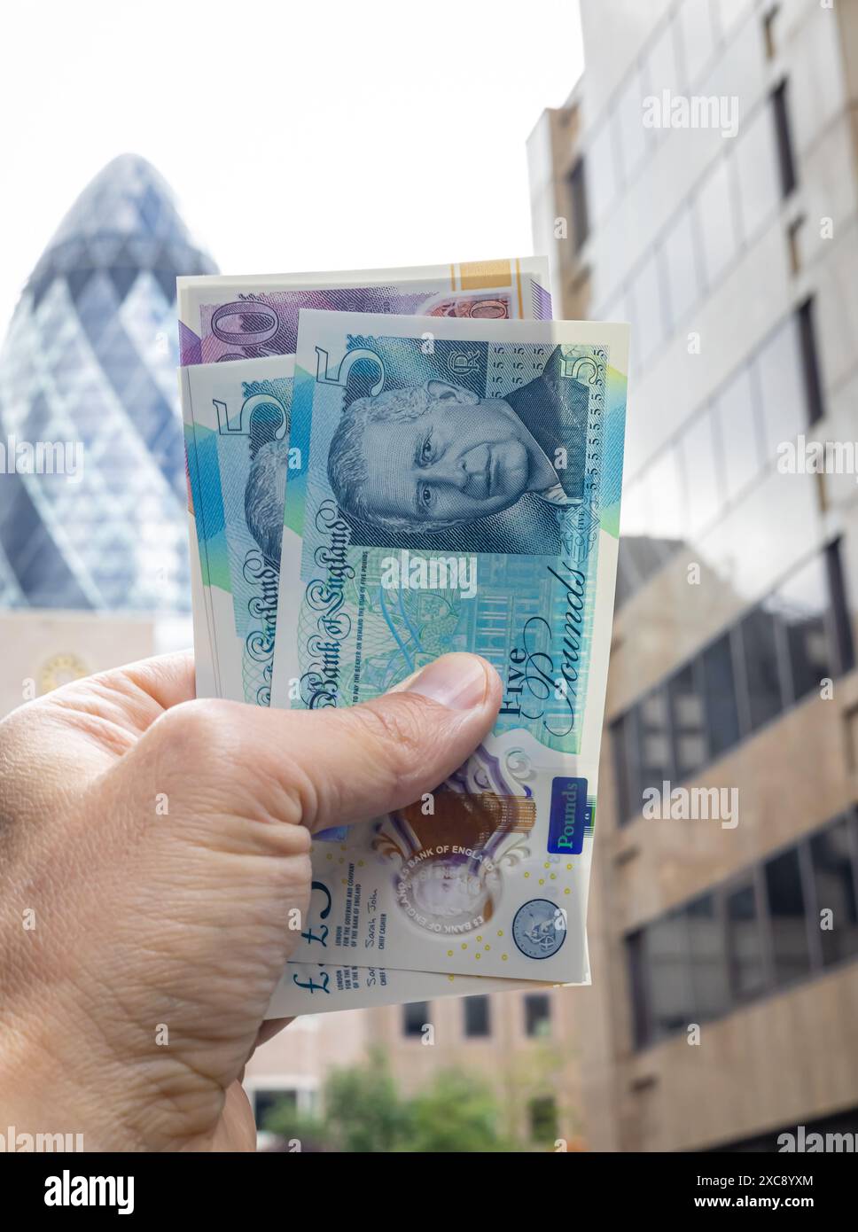 Banknotes featuring a portrait of King Charles III, first issued in ...