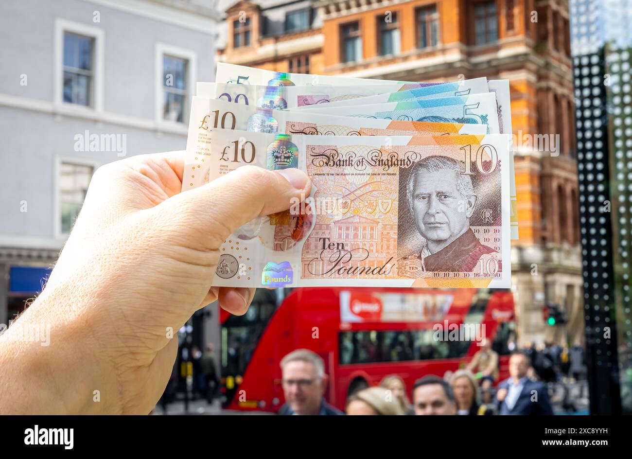 Banknotes featuring a portrait of King Charles III, first issued in ...